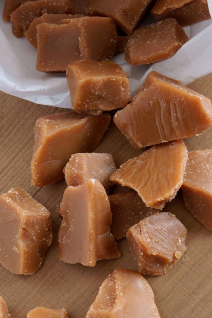 Keto Candy With 3 Ingredients | + 25 BEST Keto Candy options!