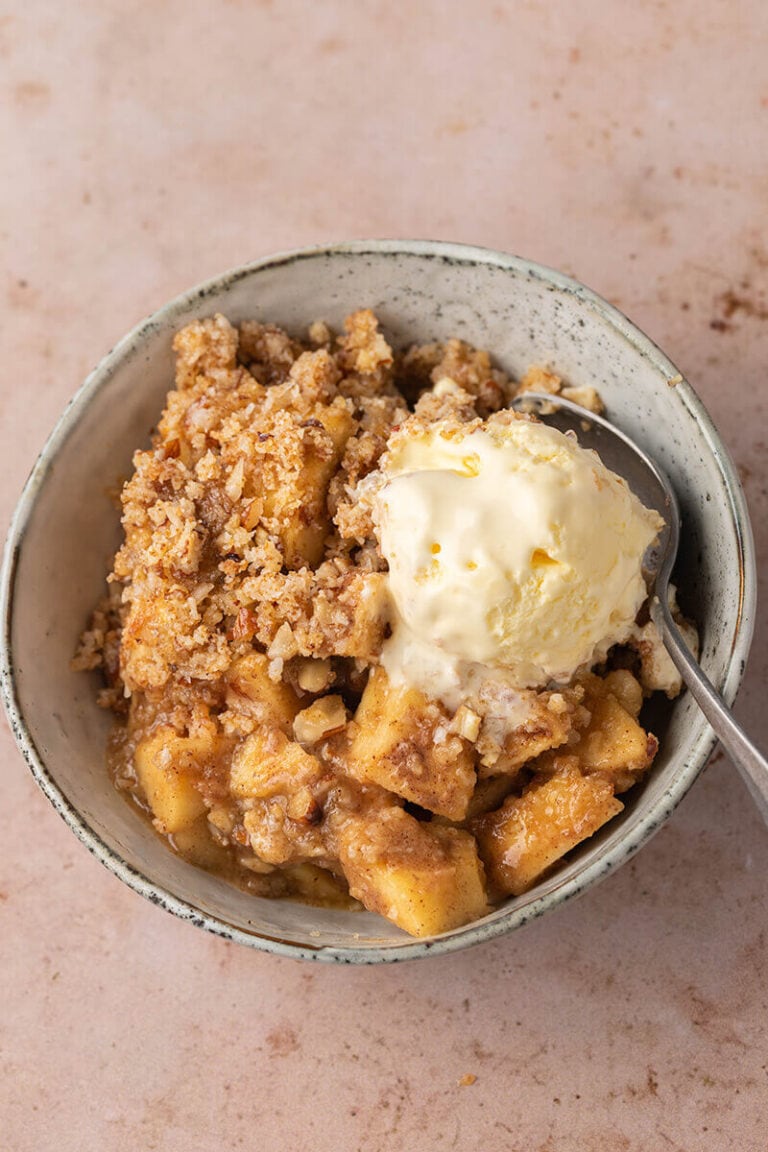 Keto Apple Crisp (Almost ZERO carbs!) - The Big Man's World