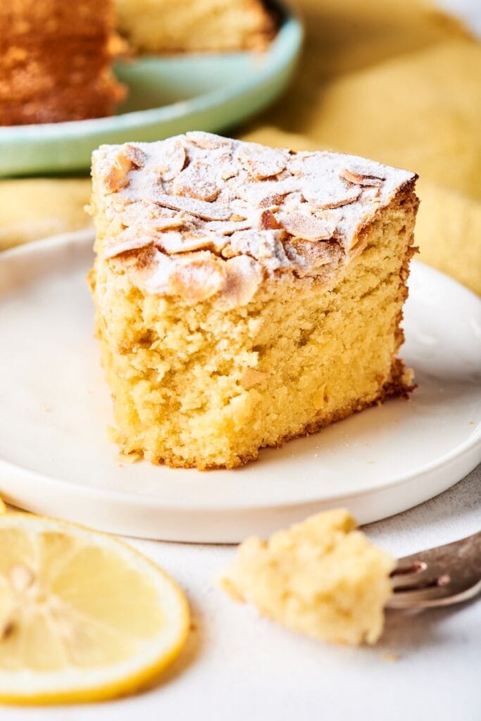 Almond Flour Cake Recipe (4 Ingredients!) - The Big Man's World