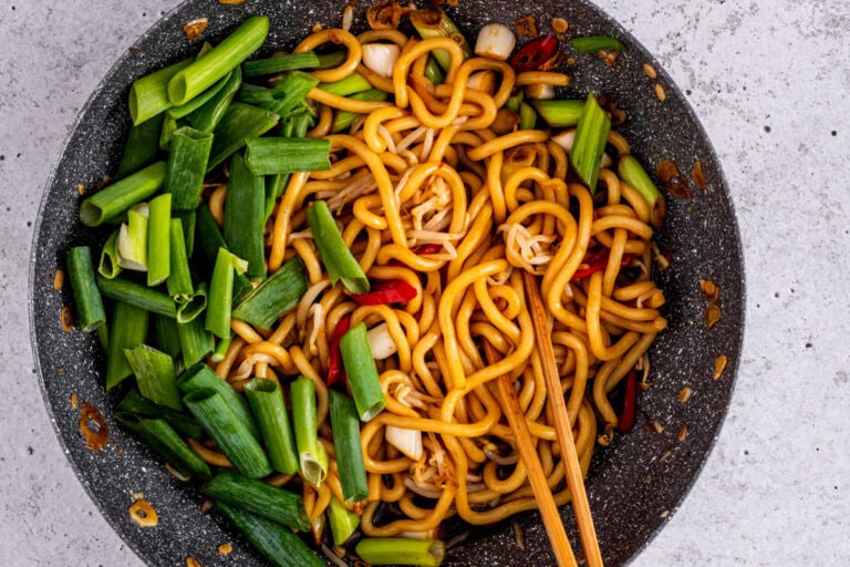 Spicy Asian Noodles (10 Minutes!) - The Big Man's World