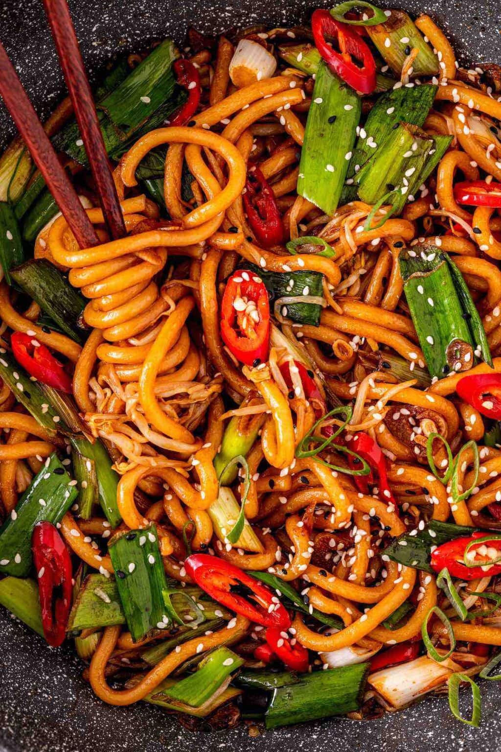 Spicy Asian Noodles (10 Minutes!) - The Big Man's World
