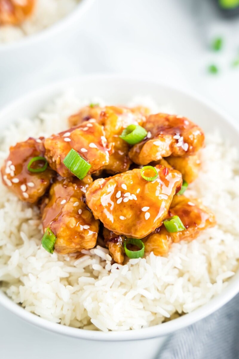 General Tso's Chicken {Quick And Easy Takeout Style Recipe} - TBMW