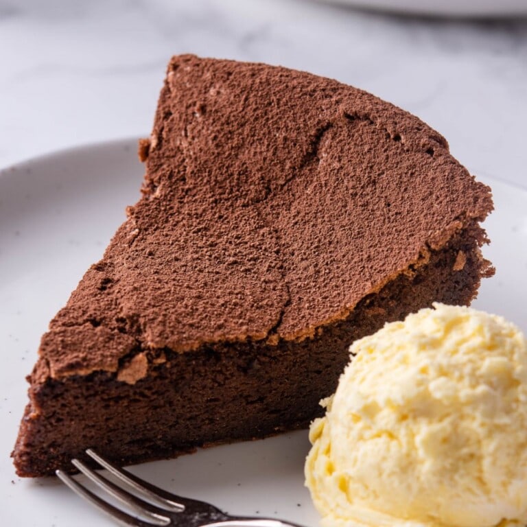 Flourless Chocolate Cake- Just 4 Ingredients! - The Big Man's World