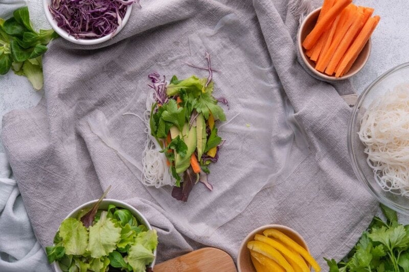 10-Minute Summer Rolls {Fresh Spring Rolls} - The Big Man's World