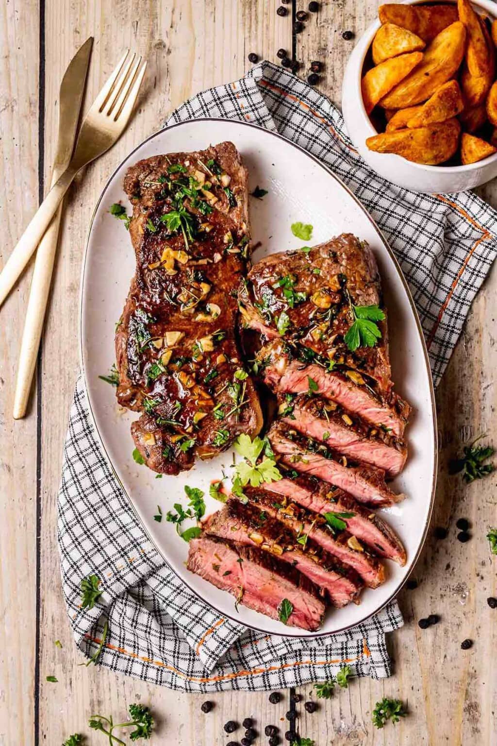 Sirloin Steak Recipe {Juicy & Tender} - The Big Man's World