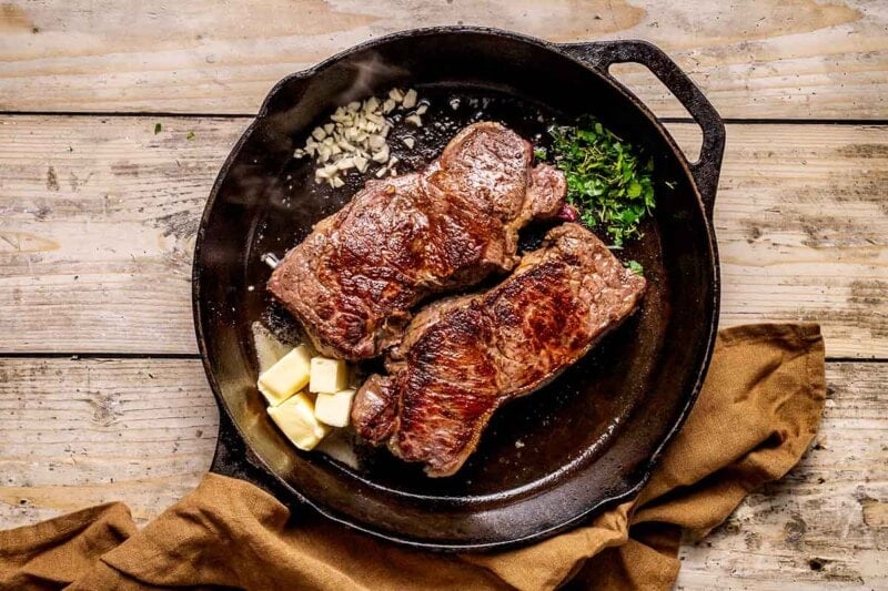 Sirloin Steak Recipe {Juicy & Tender} - The Big Man's World