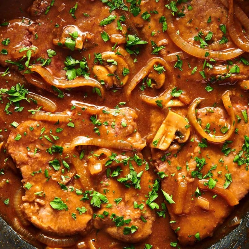 Cube Steak Recipe {Stovetop or Slow Cooker} - The Big Man's World