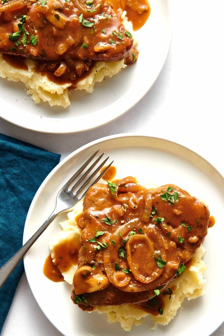 Cube Steak Recipe {Stovetop or Slow Cooker} - The Big Man's World