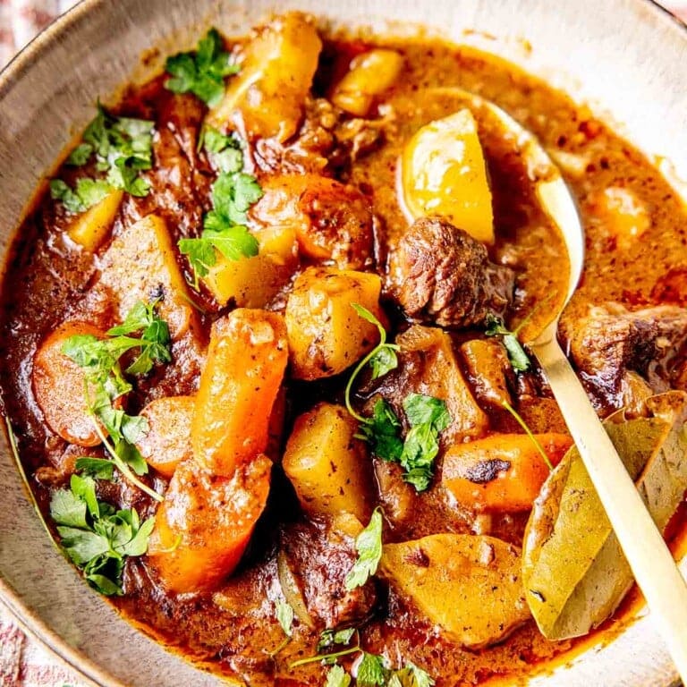 Cube Steak Recipe {Stovetop or Slow Cooker} - The Big Man's World