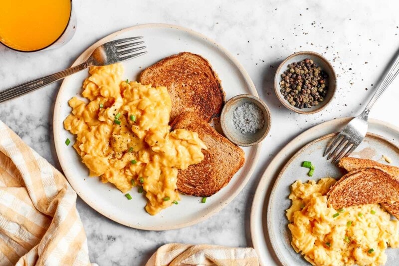 Microwave Scrambled Eggs {2 Minutes} - The Big Man's World