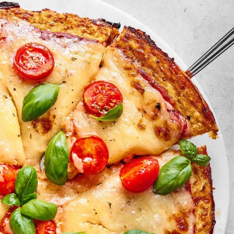 Crustless Pizza {Almost ZERO carbs} - The Big Man's World