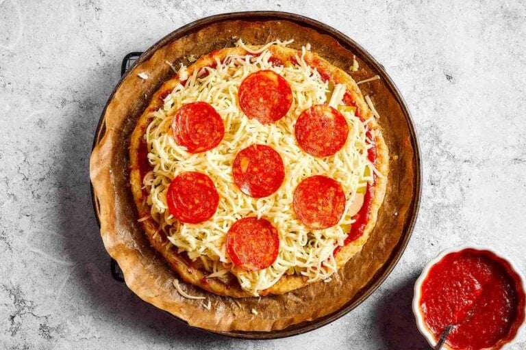 Chicken Crust Pizza {3 Main Ingredients} - The Big Man's World
