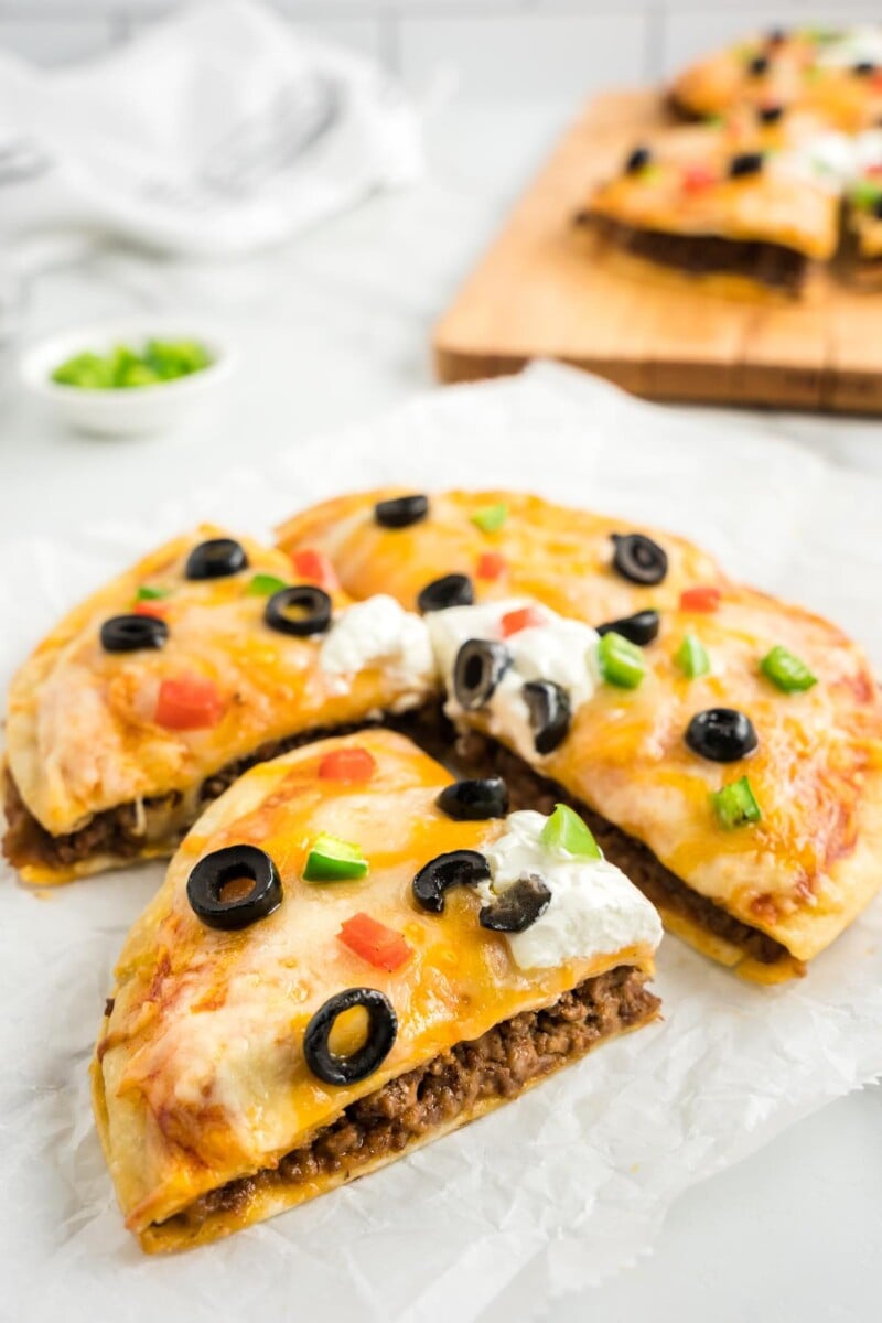 Mexican Pizza Recipe {Taco Bell Copycat} - The Big Man's World