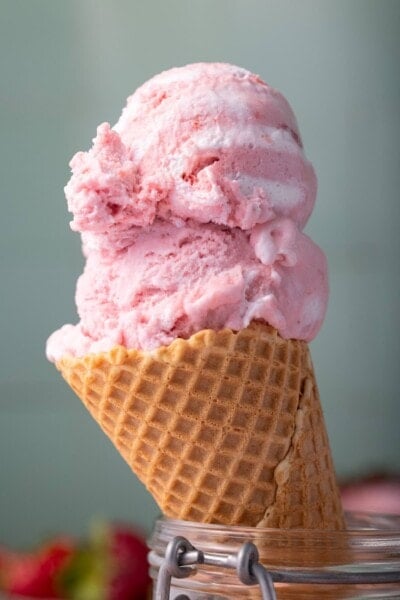 Strawberry Ice Cream Recipe {3 Ingredients} - The Big Man's World